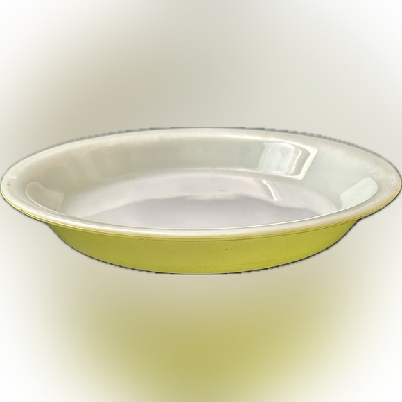 Pyrex | Kitchen | Vintage Pyrex Lime Green Yellow Circle 99 9 Inches ...
